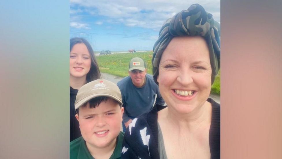 Breast cancer: Welsh woman unable to have operation in England - BBC News