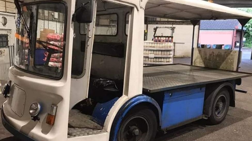 Wombourne thieves drive off with milk float on lorry - BBC News