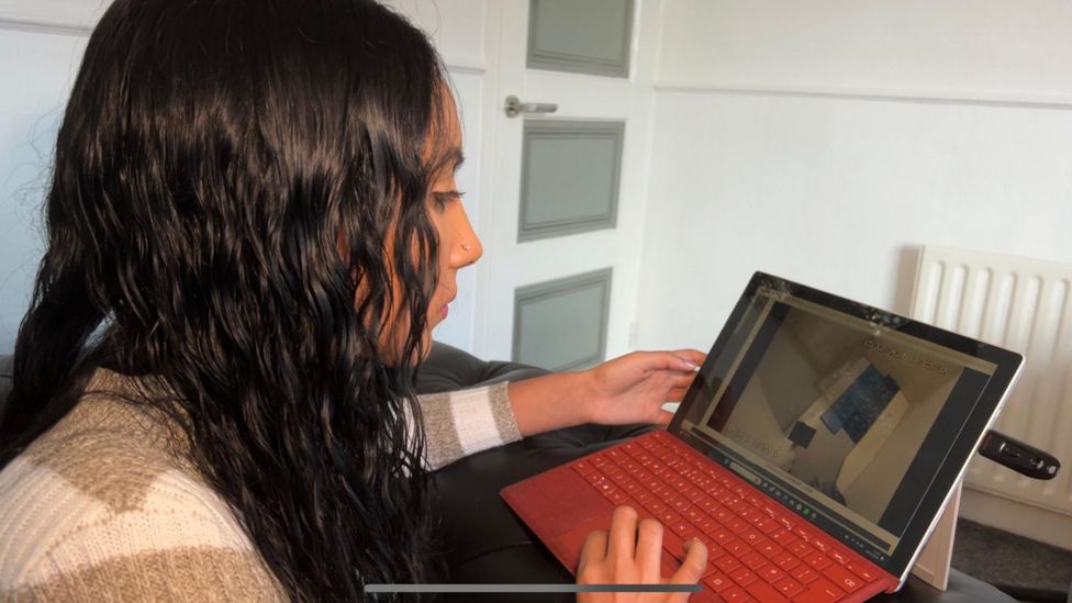 GMP: Woman alleging police assault has 'no faith' in case review - BBC News