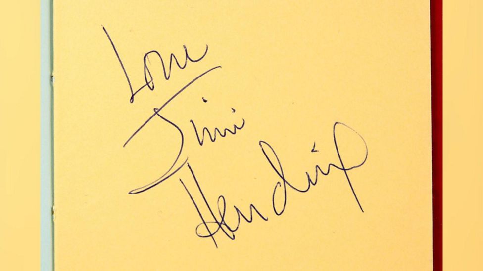 Jimi Hendrix autograph to be auctioned in Messingham - BBC News