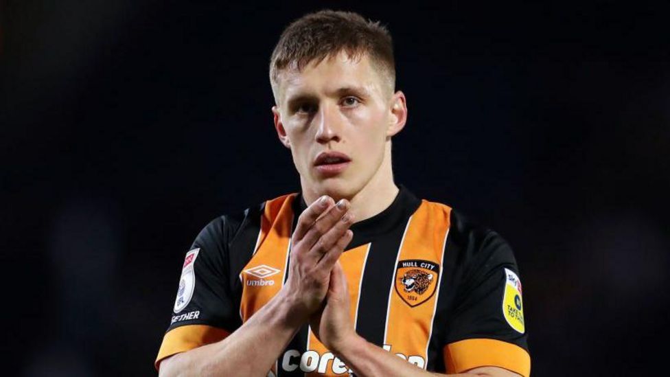 Greg Docherty: Charlton Athletic sign Hull City midfielder - BBC Sport