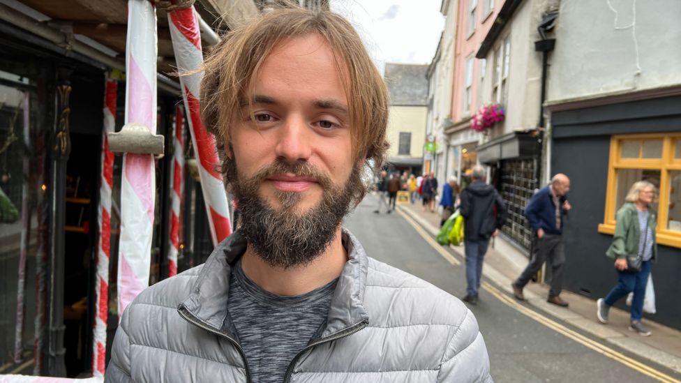 'Time for change' say Totnes voters after 100 years of Tory MPs - BBC News