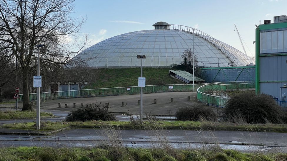 Oasis Leisure Centre 'airbrushed' from new signs, say campaigners - BBC ...