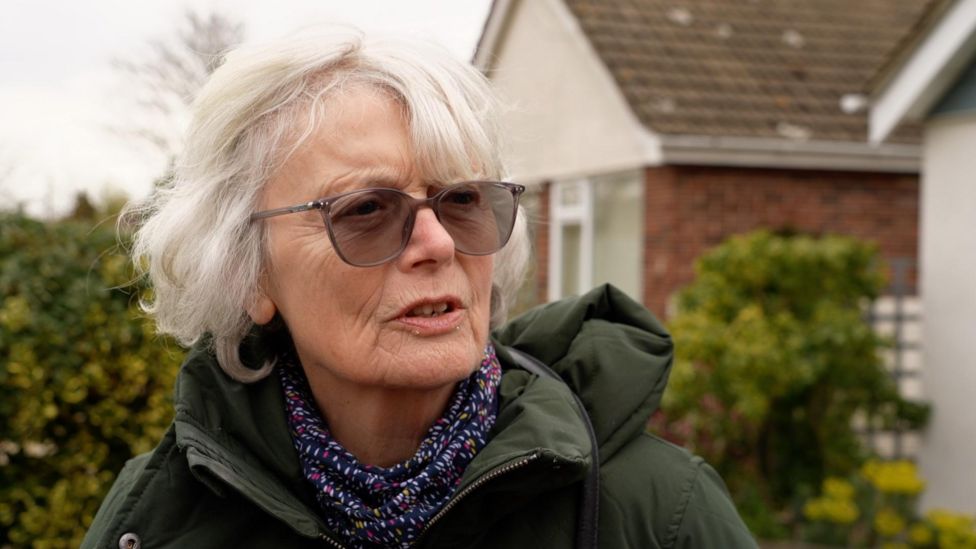 Pakefield: Police name woman who died after home break-in - BBC News