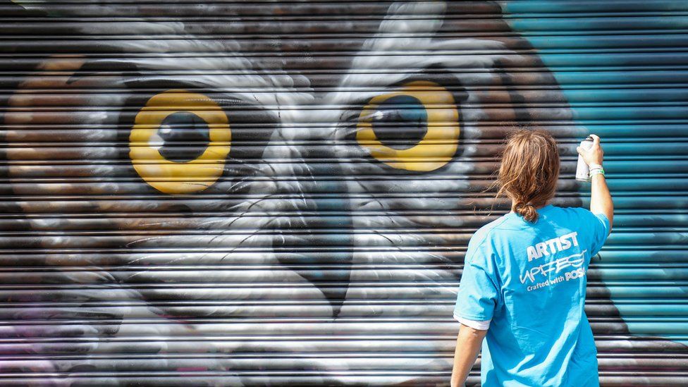 Upfest 2018: Thousands visit Bristol street art festival - BBC News