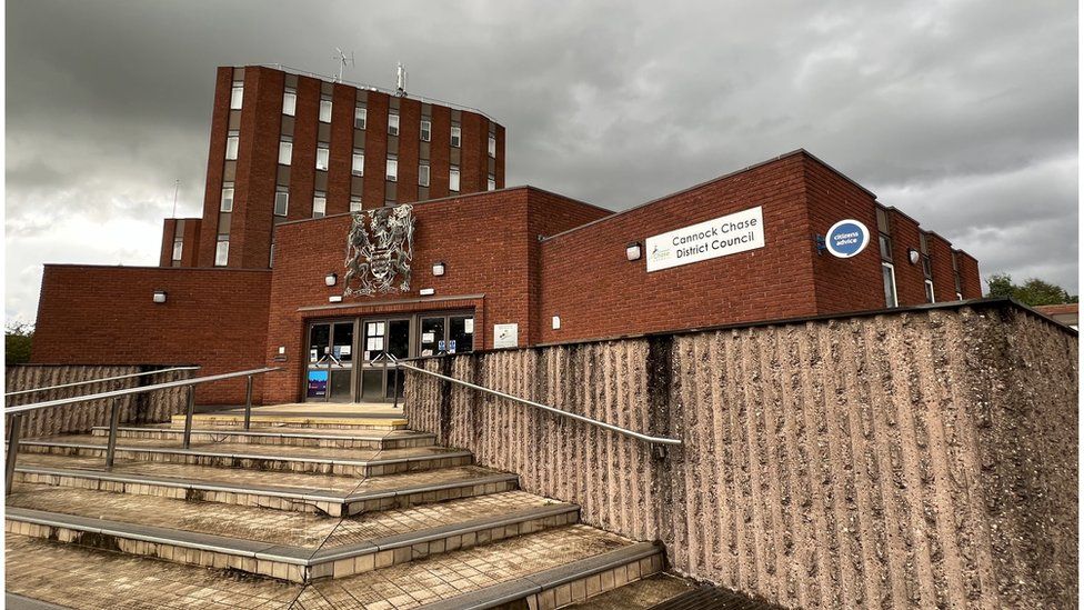 Cannock climate target watered down in face of £4bn cost - BBC News