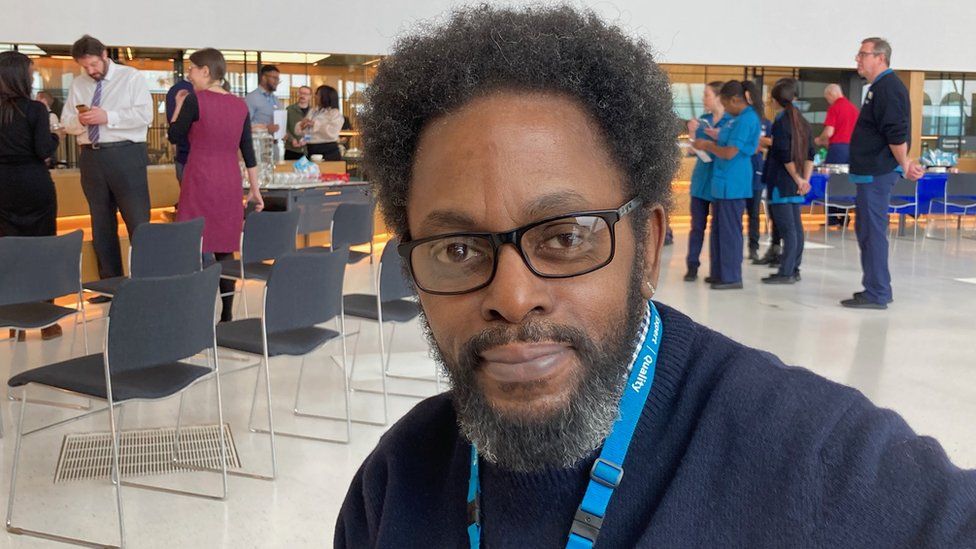 London mayor urges people to give blood and save lives - BBC News