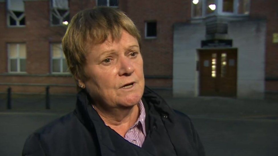 Isle of Wight doctor 'did nothing' to save baby's life - BBC News