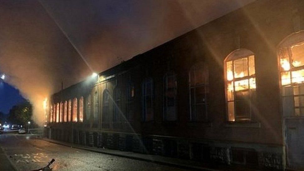 Oldham mill fire deaths: Police misconduct investigation launched - BBC ...