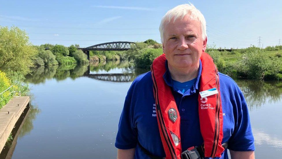 Father of 16-year-old drowned boy warns of open water dangers - BBC News