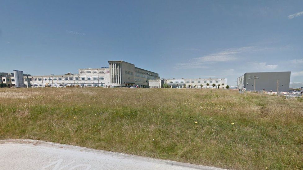 Isle of Portland Aldridge Community Academy to join trust - BBC News