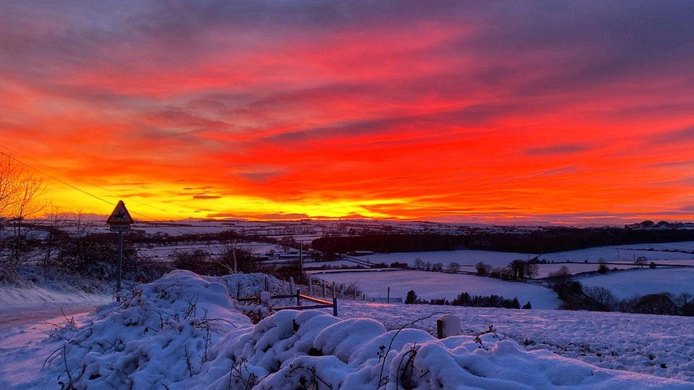 Snowy sunsets photographed across the UK at the weekend - BBC Weather