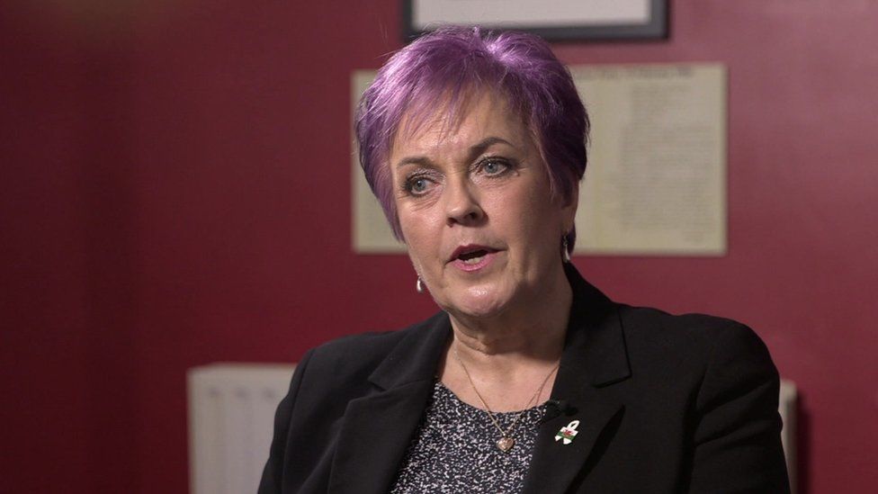 Gweinidog: 'Dylai Llywodraeth y DU ymyrryd yn S4C' - BBC Cymru Fyw