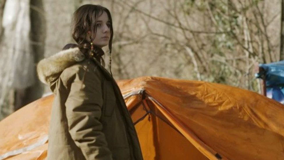 'O'n i'n gweld fy hun yn stori digartrefedd Rownd a Rownd' - BBC Cymru Fyw