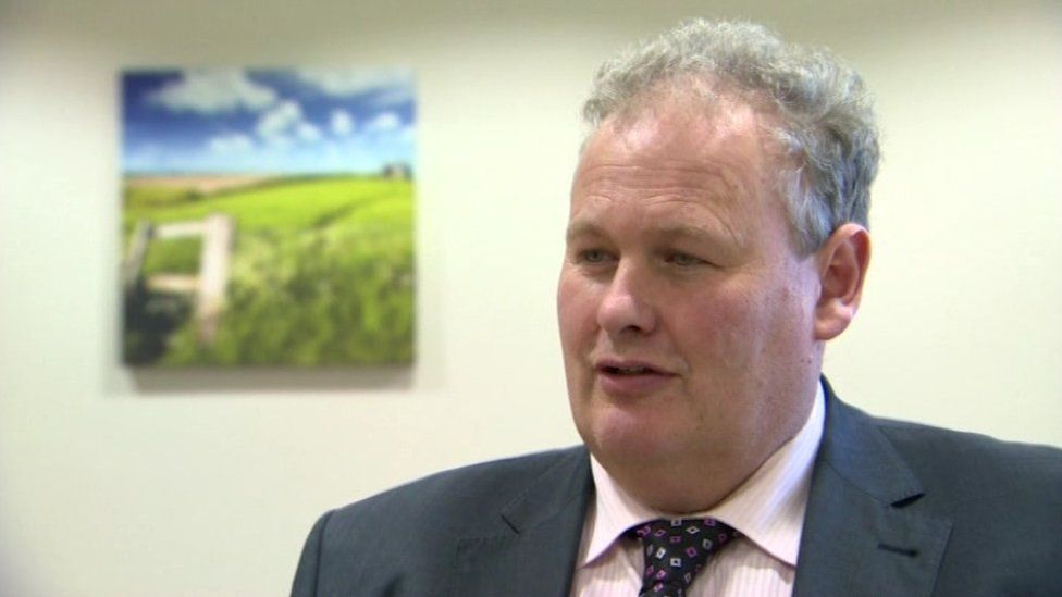 Newspaper review: No love lost on the election trail - BBC News