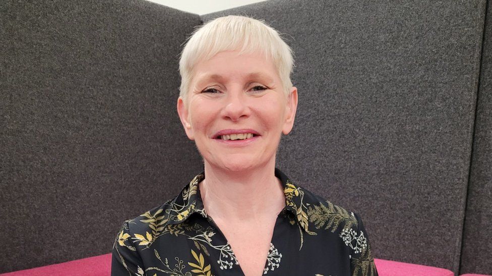 Unpaid carer's leave will let me get back to work - BBC News