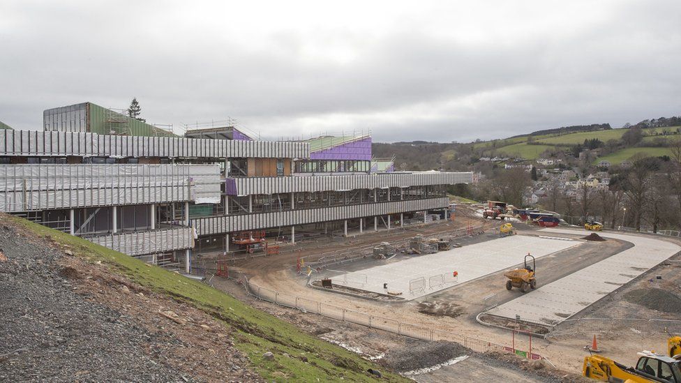 New Jedburgh campus name to be decided by vote - BBC News