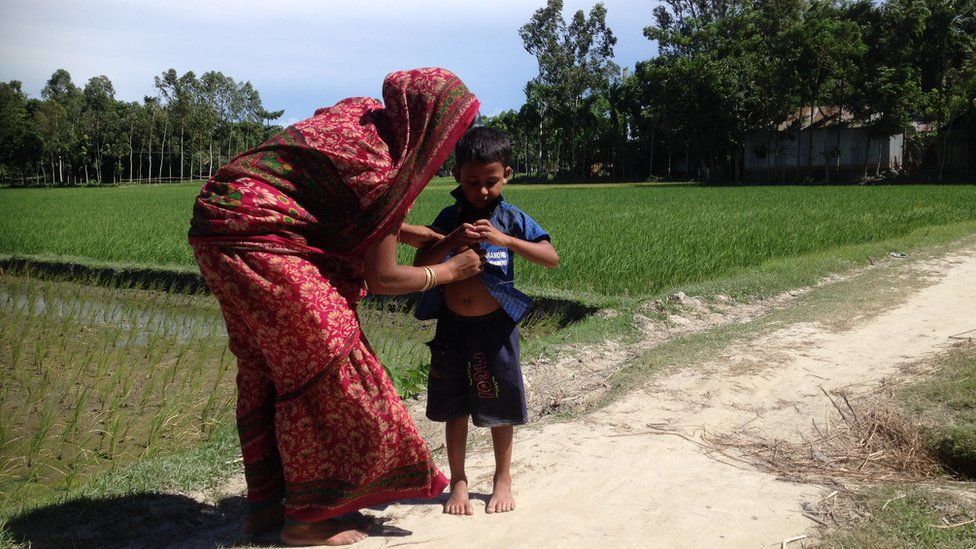 Enclaves swapped in landmark India-Bangladesh border deal - BBC News
