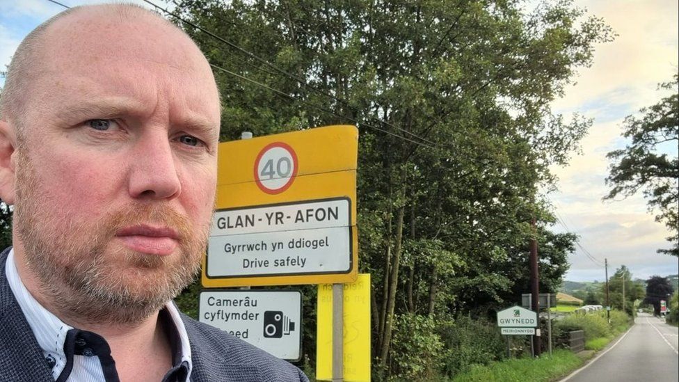 Gwynedd: 'Bywydau yn y fantol' heb welliannau ffordd - BBC Cymru Fyw