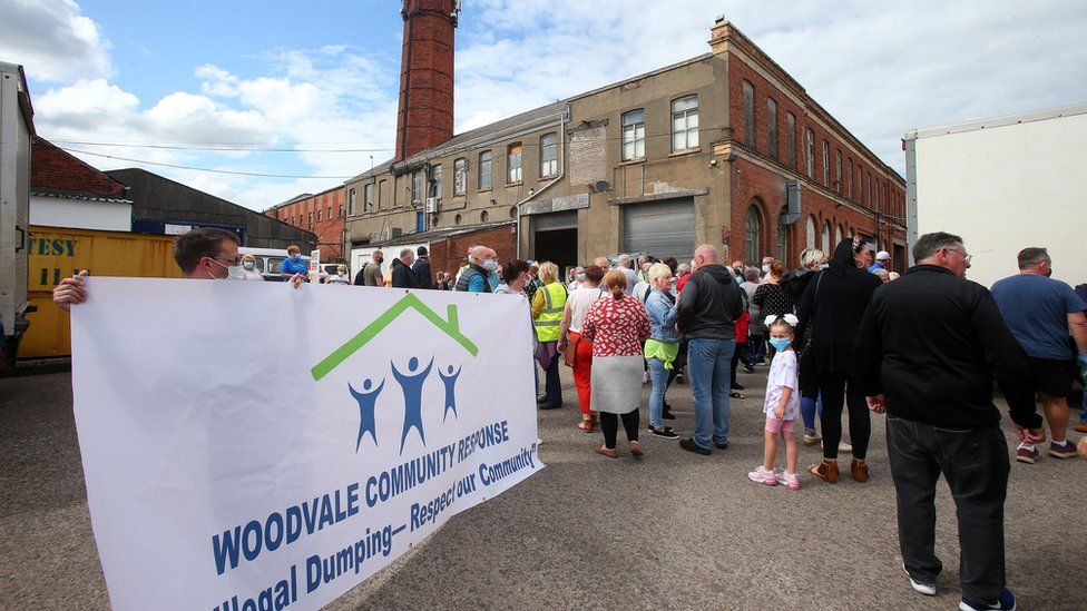 North Belfast: Residents protest over suspected illegal dumping - BBC News