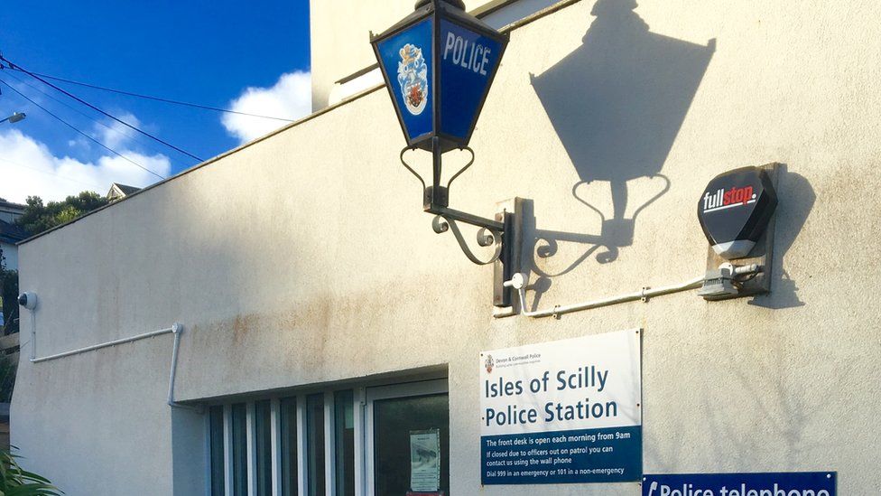 The Isles of Scilly police sergeant who found global fame - BBC News