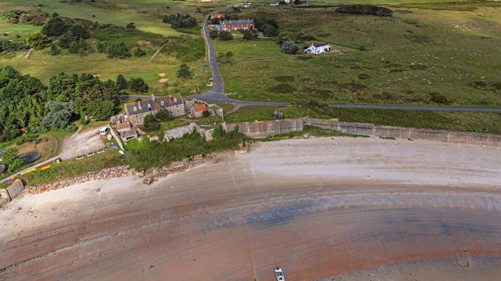 Alderney: Roman courtyard unearthed at WW2 bunker site - BBC News