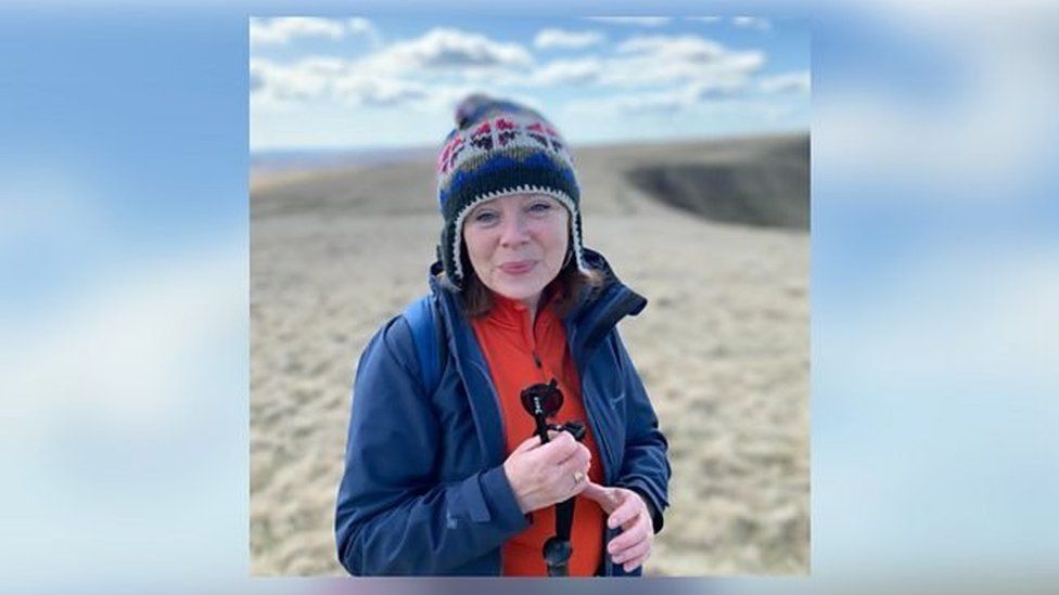 Taith yr actores Rhian Morgan i fod yn offeiriad yn yr eglwys - BBC ...