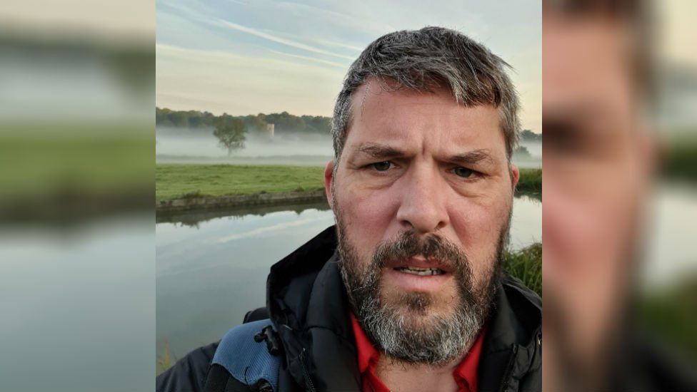 Leicester Army veteran runs '50 marathons' for 50th birthday - BBC News