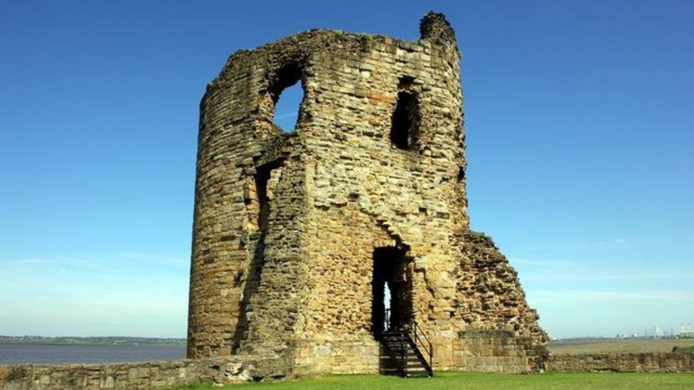 Giant iron ring part of £630,000 Flint Castle project - BBC News