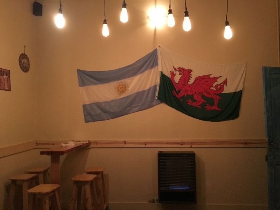 Iechyd da o'r Mochyn Du! - BBC Cymru Fyw