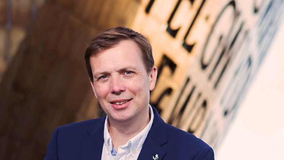 Covid: Wales' restrictions could return to save Christmas - BBC News