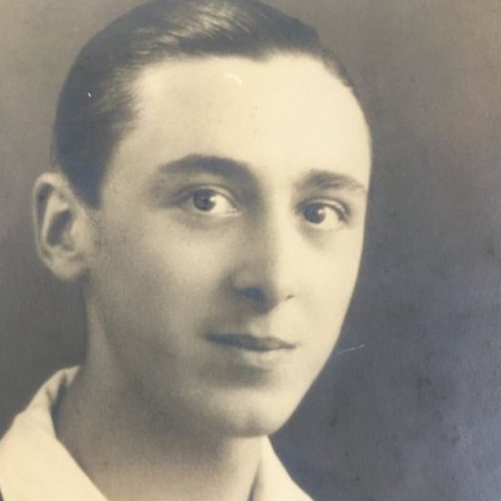 Daniel Cordier, from French Resistance hero to art dealer - BBC News