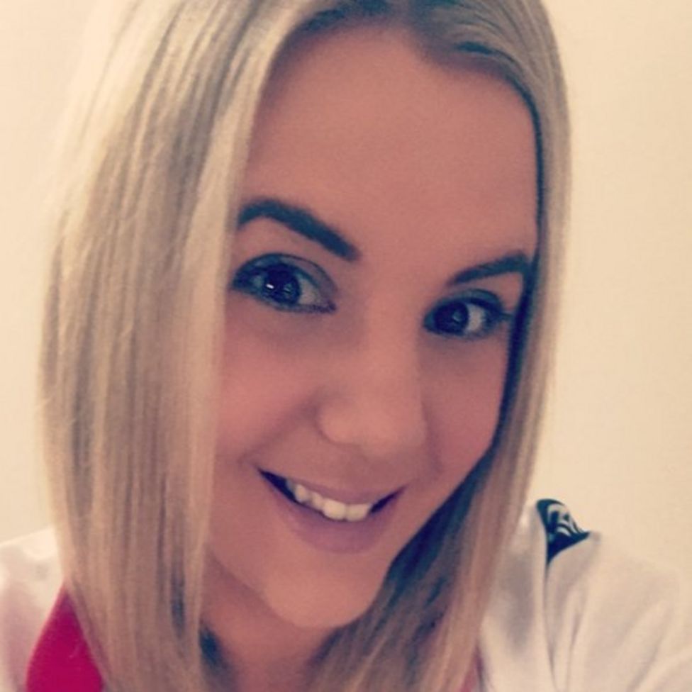 Thousands flock to Dublin for Leinster v Ulster clash - BBC News