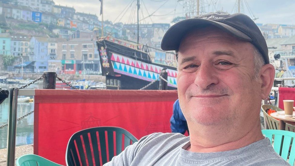 A470 crash: Biker Shaun Dufty family 'shattered' by death - BBC News