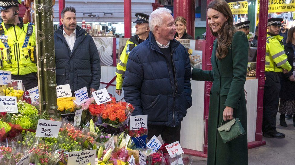 Kate brings early years campaign to Leeds - BBC News