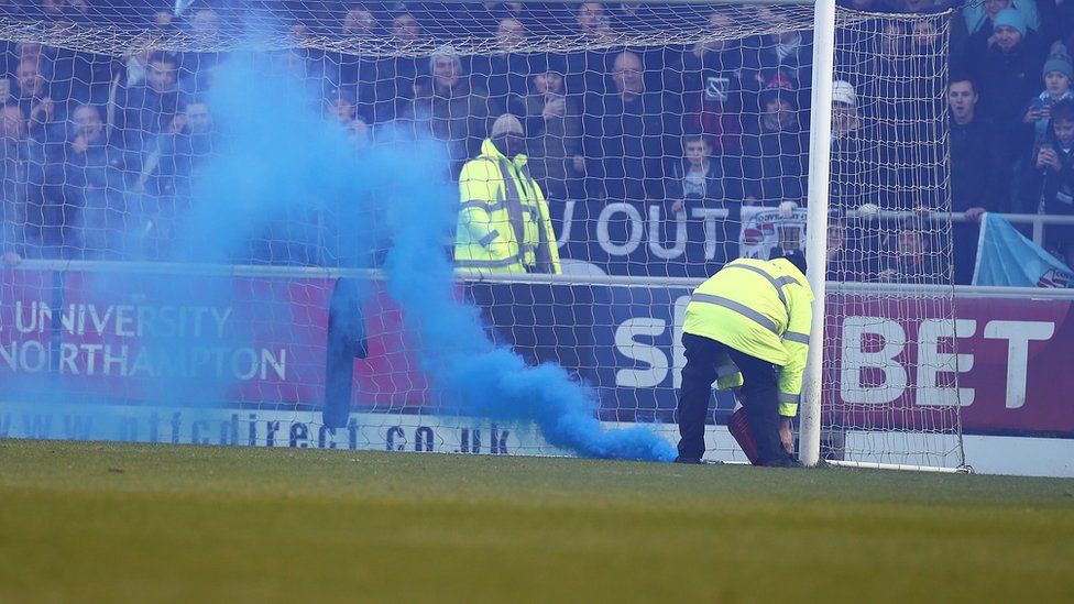 Coventry City protest: Fans say 'enough is enough' - BBC News