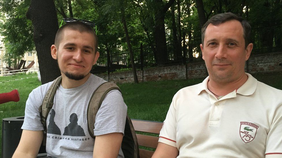 Protesting in Putin's Russia - BBC News