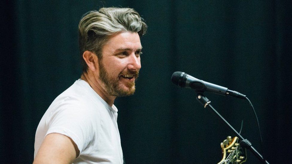 'Ro'dd o'n un o'r pobl mwya' talentog imi 'rioed gyfarfod' - BBC Cymru Fyw