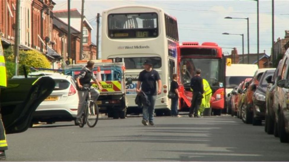 Six injured in head-on crash between two buses in Birmingham - BBC News