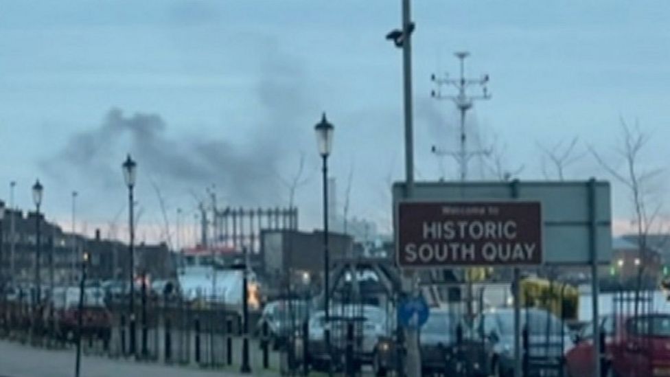 Great Yarmouth: Huge blast after unplanned WW2 bomb detonation - BBC News