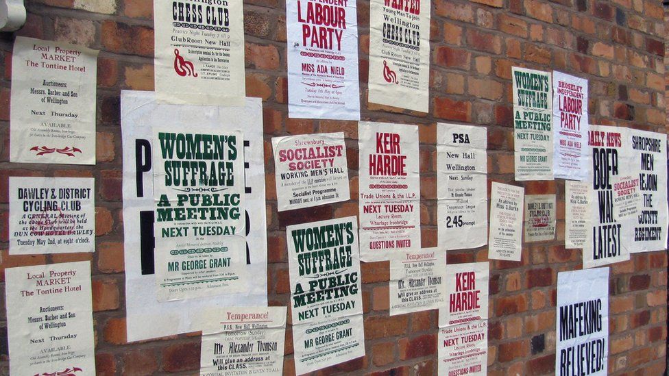 Your pictures: Posters - BBC News