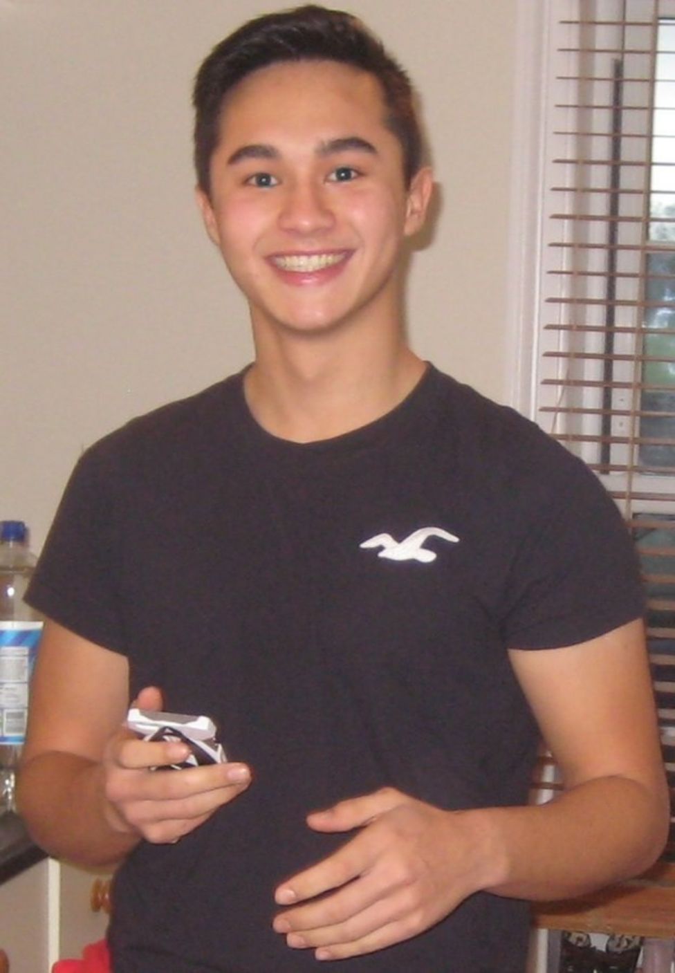 Adrian Lynch: Parents appeal to help find body - BBC News