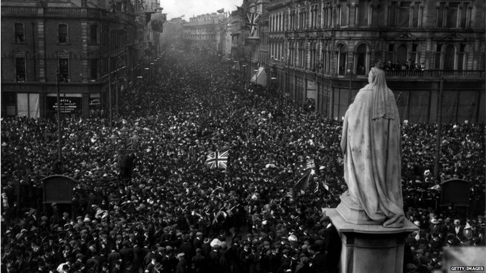 City Hall exhibition reflects Belfast's contested history - BBC News