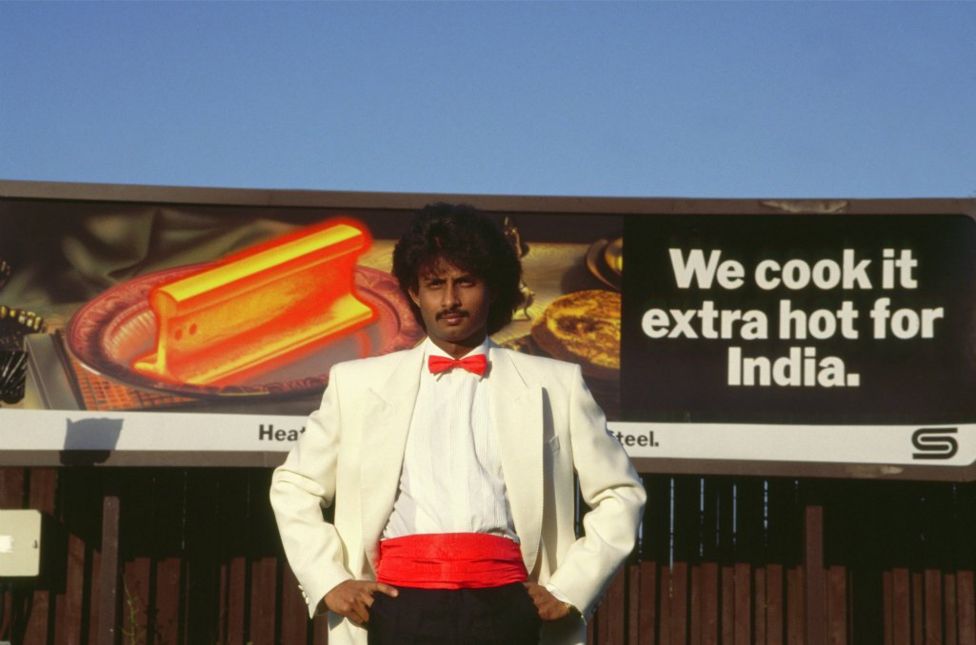 In pictures: South Asian culture in Scotland over 30 years - BBC News