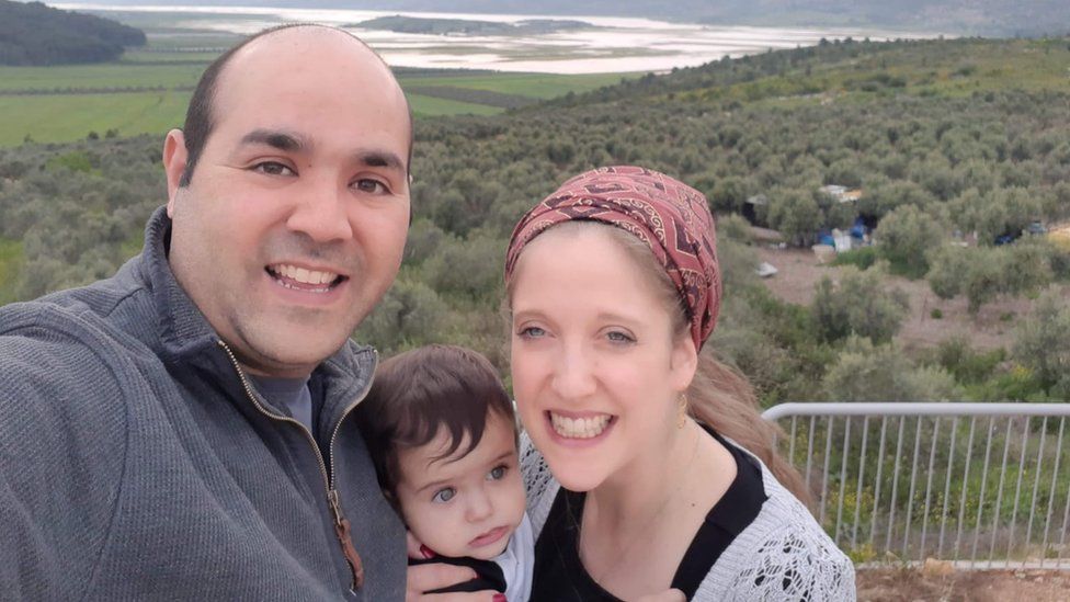 ‘Un o'r cyfnodau anoddaf i fi fyw yma yn Jerwsalem’ - BBC Cymru Fyw