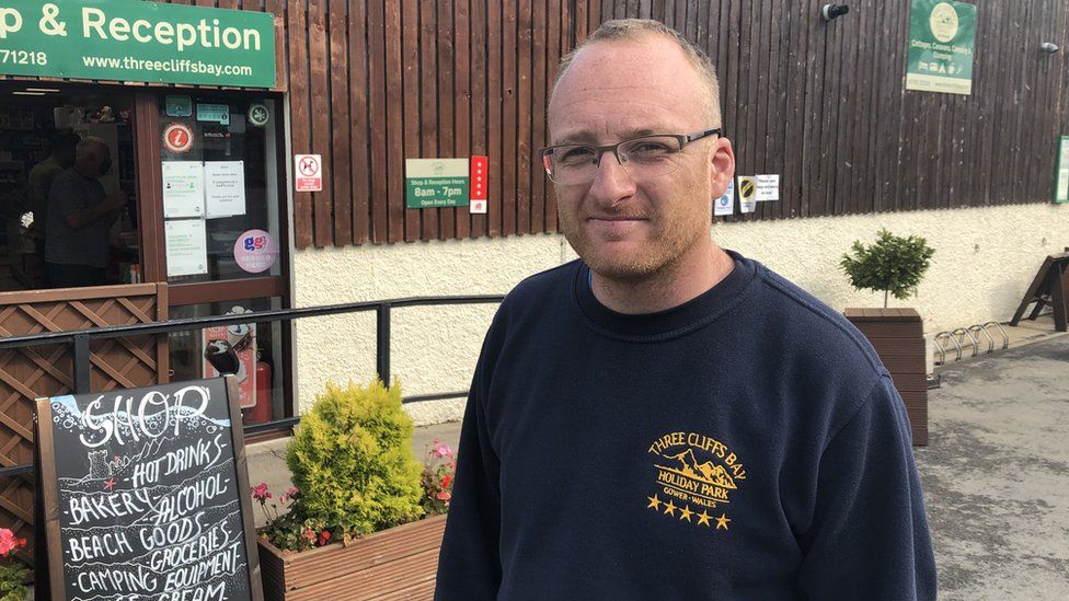 Covid: 'No case to extend Wales' lockdowns yet' - BBC News