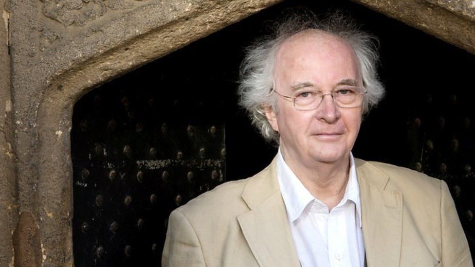 Philip Pullman: Torri Llên Cymru yn 'groes i'r graen' - BBC Cymru Fyw