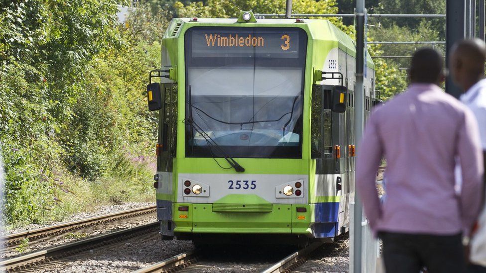 Croydon Tramlink drivers begin second walkout in weeks - BBC News