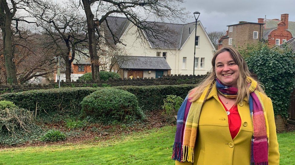 Pryder am wastraff plastig untro oherwydd Covid - BBC Cymru Fyw