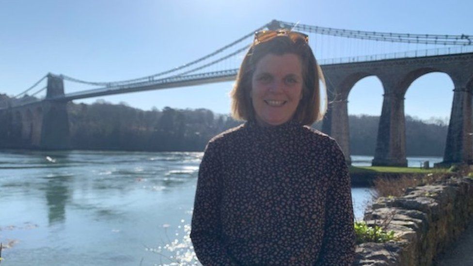 Lle i enaid gael llonydd: Nia Lloyd Jones - BBC Cymru Fyw
